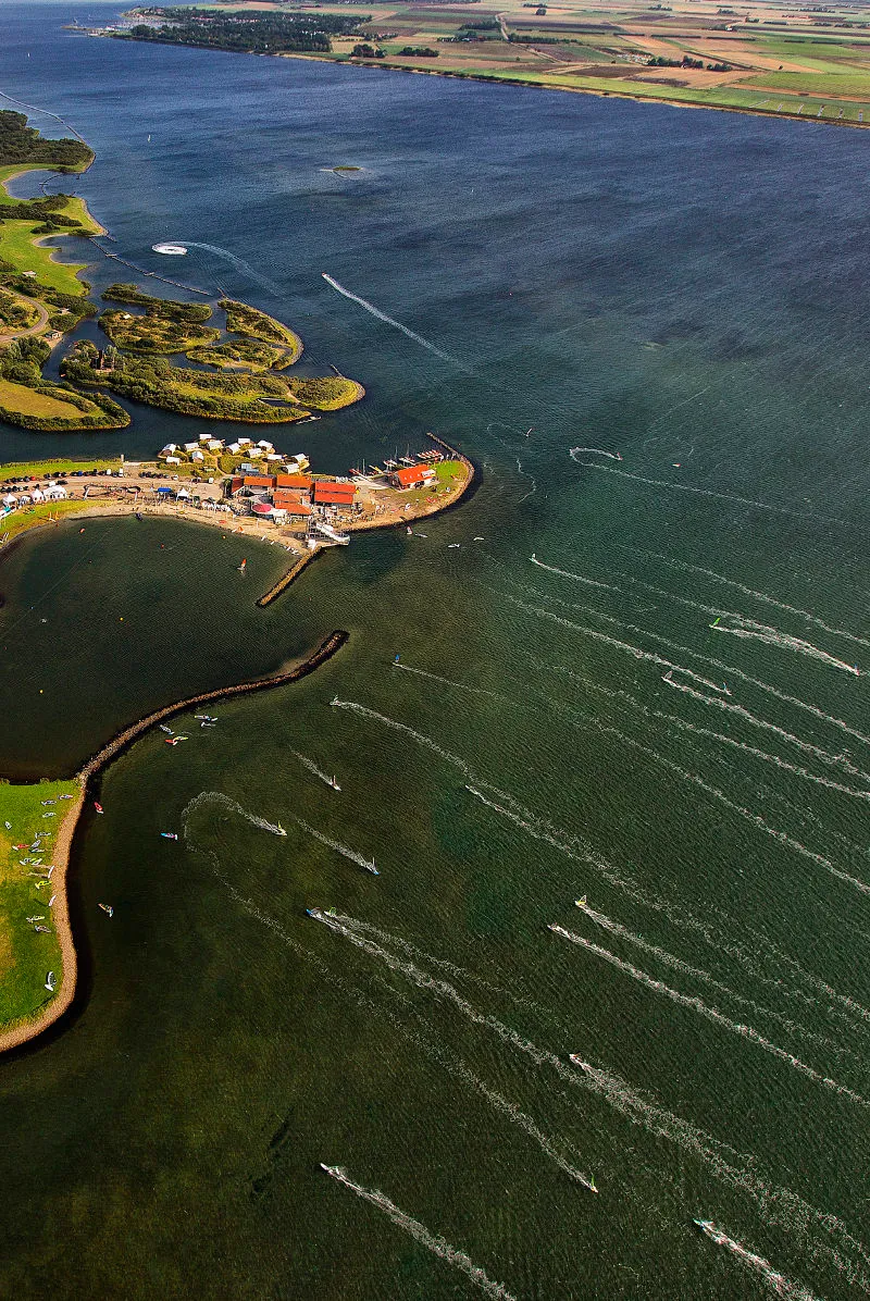 Windsurfurlaub am Spot Brouwersdam Strand | CHECK24 Sportreisen